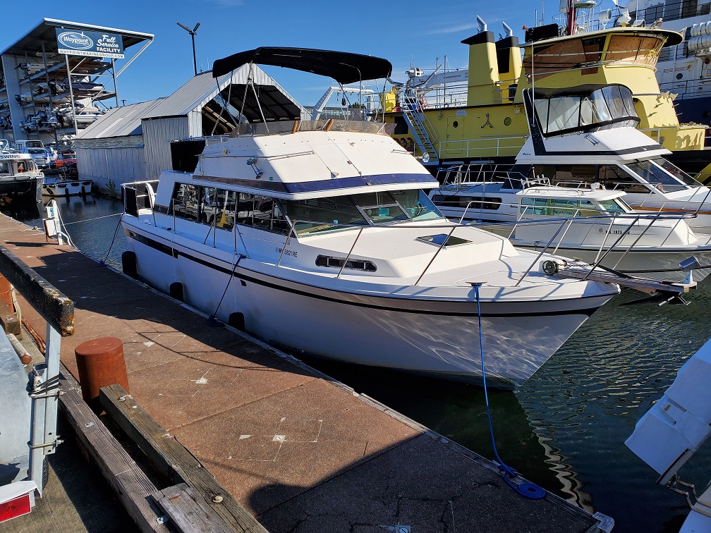 40ft Bayliner Bodega - WAYPOINT MARINE GROUP