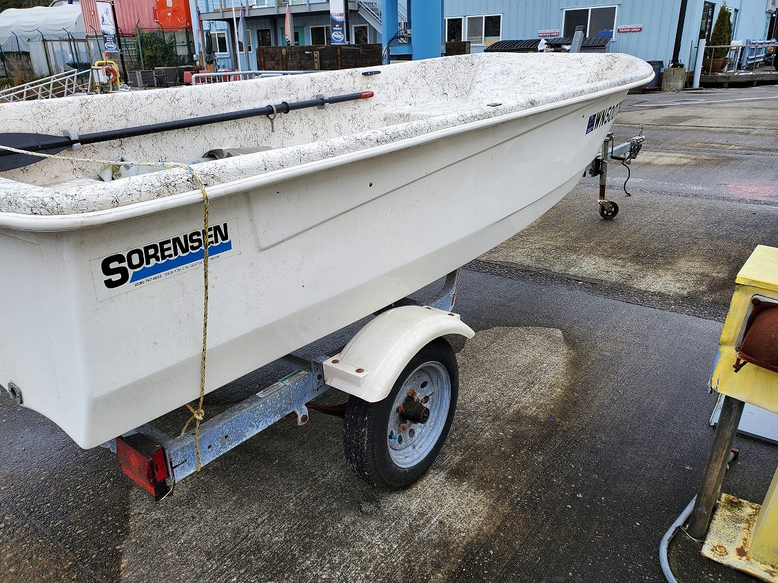 12' Sorensen twin hull open runabout - WAYPOINT MARINE GROUP