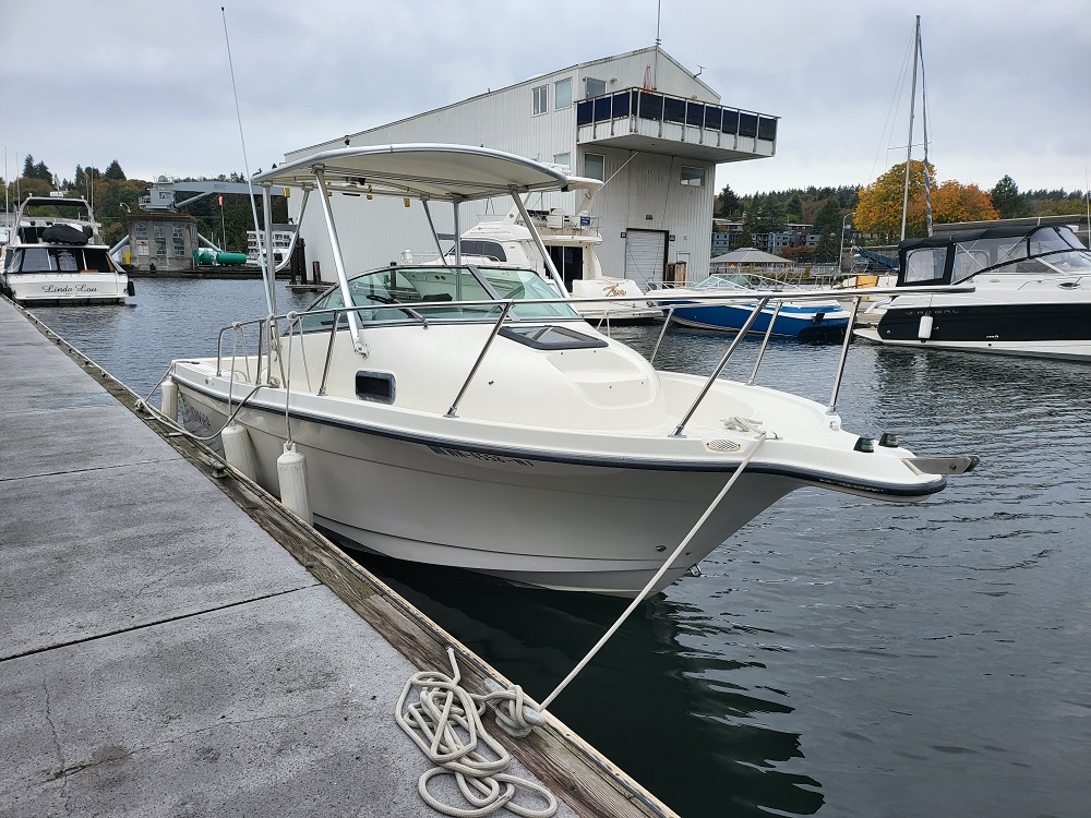 22' Trophy 2052 Walk Around - WAYPOINT MARINE GROUP